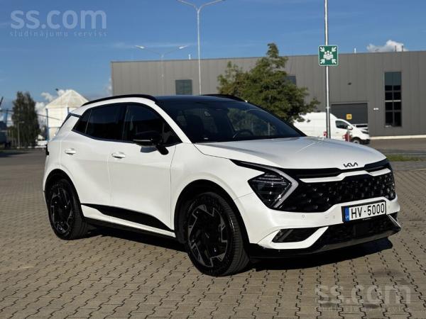 White Kia Sportage 2023 in Riga, with an engine capacity of 1.60 L and mileage of 25 thousand km for 29930 €, photo 1 on AUTOMOTO.COM.LV