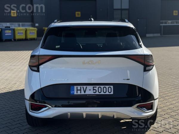 White Kia Sportage 2023 in Riga, with an engine capacity of 1.60 L and mileage of 25 thousand km for 29930 €, photo 3 on AUTOMOTO.COM.LV
