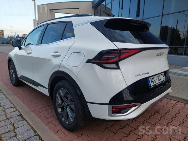 Balts Kia Sportage 2024 Daugavpils, ar dzinēja tilpumu 1.60 L un nobraukumu 17 tūkst. km par 36990 €, foto 6 vietnē AUTOMOTO.COM.LV