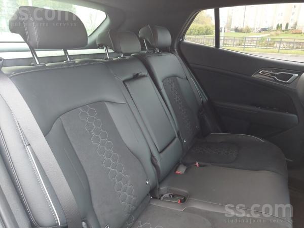 Balts Kia Sportage 2024 Daugavpils, ar dzinēja tilpumu 1.60 L un nobraukumu 17 tūkst. km par 36990 €, foto 10 vietnē AUTOMOTO.COM.LV