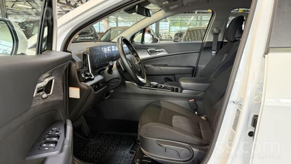 Белый Киа Sportage 2025 в Рига, объемом двигателя 1.60 л и пробегом 23 тыс. км за 28900 €, фото 10 на AUTOMOTO.COM.LV