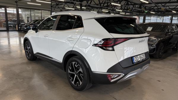 Balts Kia Sportage 2025 Rīga, ar dzinēja tilpumu 1.60 L un nobraukumu 23 tūkst. km par 2890000 €, foto 2 vietnē AUTOMOTO.COM.LV