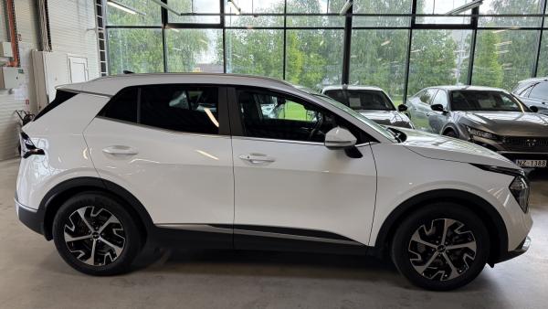 Balts Kia Sportage 2025 Rīga, ar dzinēja tilpumu 1.60 L un nobraukumu 23 tūkst. km par 2890000 €, foto 4 vietnē AUTOMOTO.COM.LV