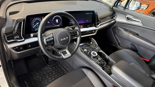 Balts Kia Sportage 2025 Rīga, ar dzinēja tilpumu 1.60 L un nobraukumu 23 tūkst. km par 2890000 €, foto 10 vietnē AUTOMOTO.COM.LV