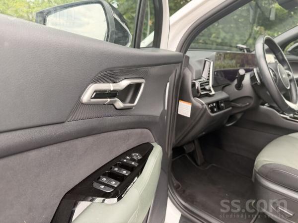 Balts Kia Sportage 2025 Rīga, ar dzinēja tilpumu 1.60 L un nobraukumu 31 tūkst. km par 31000 €, foto 5 vietnē AUTOMOTO.COM.LV