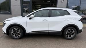 Balts Kia Sportage 2025 Rīga, ar dzinēja tilpumu 1.60 L un nobraukumu 37 tūkst. km par 24900 €, foto  vietnē AUTOMOTO.COM.LV