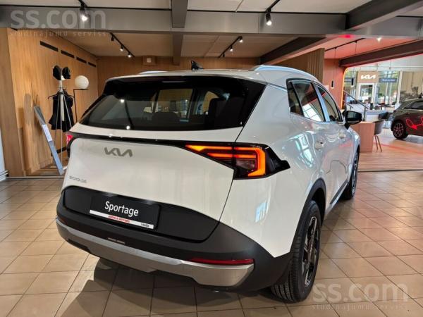 White Kia Sportage 2026 in Liepaja, with an engine capacity of 1.60 L and mileage of 7 thousand km for 30780 €, photo 7 on AUTOMOTO.COM.LV