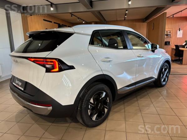 White Kia Sportage 2026 in Liepaja, with an engine capacity of 1.60 L and mileage of 7 thousand km for 30780 €, photo 8 on AUTOMOTO.COM.LV