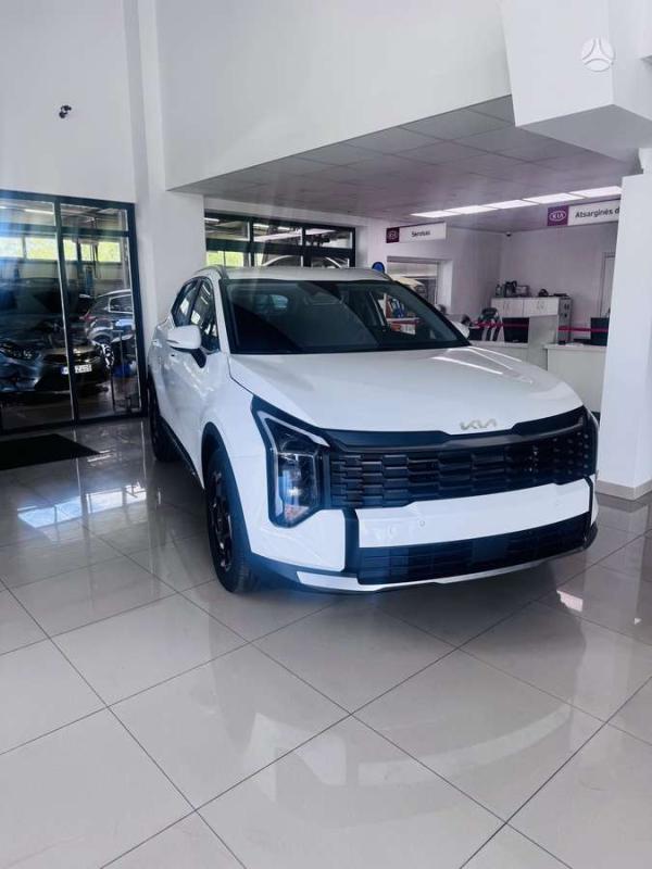 Balts Kia Sportage 2026 Šauļi, ar dzinēja tilpumu 1.60 L un nobraukumu 5 tūkst. km par 35700 €, foto 1 vietnē AUTOMOTO.COM.LV