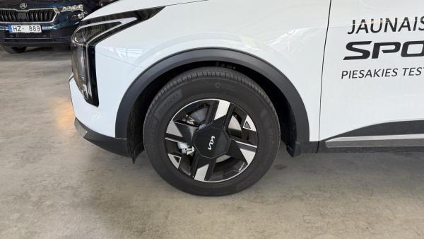 White Kia Sportage 2026 in Riga, with an engine capacity of 1.60 L and mileage of 3 thousand km for 28900 €, photo 6 on AUTOMOTO.COM.LV