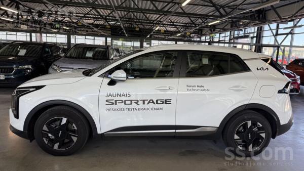 White Kia Sportage 2026 in Riga, with an engine capacity of 1.60 L and mileage of 3 thousand km for 28900 €, photo 4 on AUTOMOTO.COM.LV