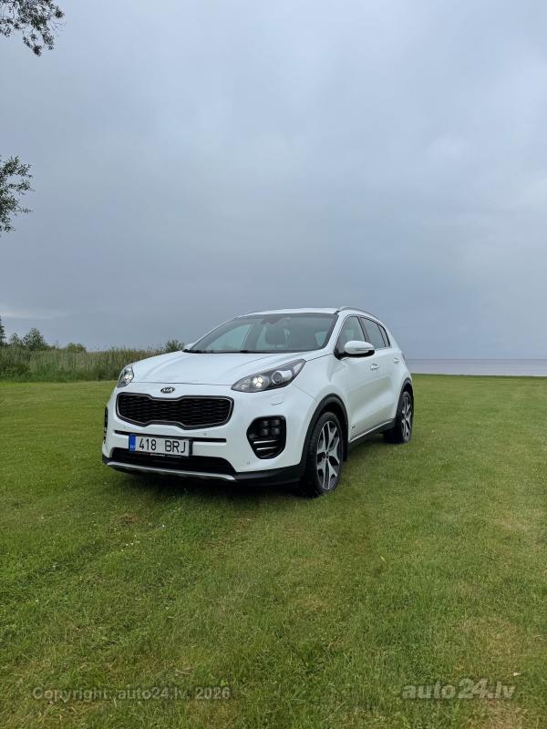 White Kia Sportage 2016 in Tallinn, with an engine capacity of 2.00 L and mileage of 129 thousand km for 13500 €, photo 1 on AUTOMOTO.COM.LV