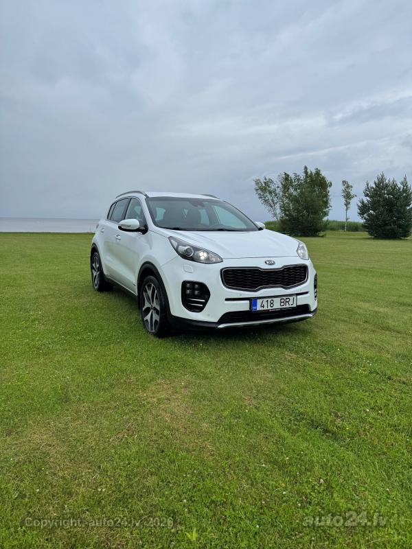 White Kia Sportage 2016 in Tallinn, with an engine capacity of 2.00 L and mileage of 129 thousand km for 13500 €, photo 2 on AUTOMOTO.COM.LV