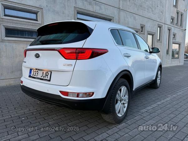 White Kia Sportage 2017 in Tallinn, with an engine capacity of 1.70 L and mileage of 88 thousand km for 13990 €, photo 5 on AUTOMOTO.COM.LV