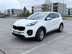 White Kia Sportage 2017 in Tallinn, with an engine capacity of 2.00 L and mileage of 268 thousand km for 12000 €, photo 1 on AUTOMOTO.COM.LV