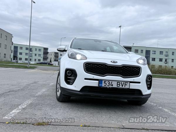 White Kia Sportage 2017 in Tallinn, with an engine capacity of 2.00 L and mileage of 268 thousand km for 12000 €, photo 2 on AUTOMOTO.COM.LV