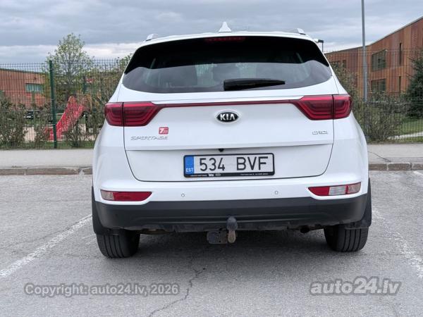 White Kia Sportage 2017 in Tallinn, with an engine capacity of 2.00 L and mileage of 268 thousand km for 12000 €, photo 4 on AUTOMOTO.COM.LV
