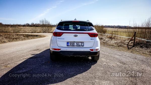 Белый Киа Sportage 2017 в Таллин, объемом двигателя 1.70 л и пробегом 359 тыс. км за 8500 €, фото 4 на AUTOMOTO.COM.LV