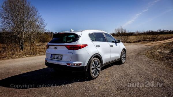 Белый Киа Sportage 2017 в Таллин, объемом двигателя 1.70 л и пробегом 359 тыс. км за 8500 €, фото 5 на AUTOMOTO.COM.LV