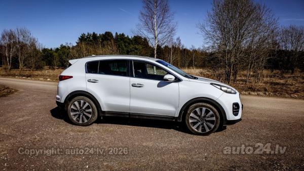 Белый Киа Sportage 2017 в Таллин, объемом двигателя 1.70 л и пробегом 359 тыс. км за 8500 €, фото 6 на AUTOMOTO.COM.LV