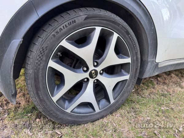 Белый Киа Sportage 2017 в Таллин, объемом двигателя 1.60 л и пробегом 168 тыс. км за 12700 €, фото 7 на AUTOMOTO.COM.LV