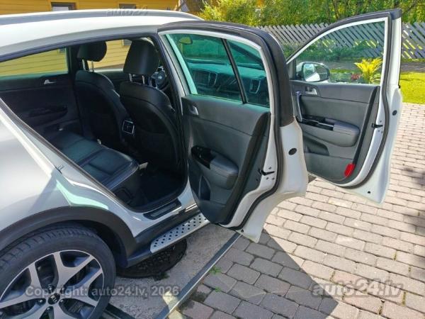 Белый Киа Sportage 2017 в Таллин, объемом двигателя 1.60 л и пробегом 97 тыс. км за 13000 €, фото 6 на AUTOMOTO.COM.LV