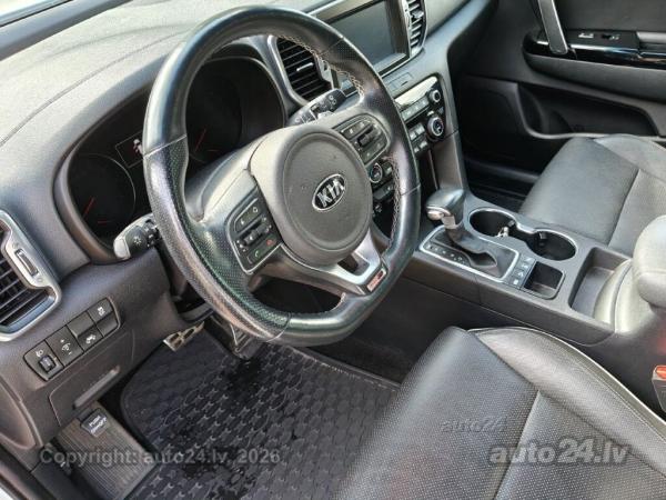 Белый Киа Sportage 2017 в Таллин, объемом двигателя 1.60 л и пробегом 97 тыс. км за 13000 €, фото 7 на AUTOMOTO.COM.LV
