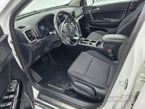 Balts Kia Sportage 2019 Tallina, ar dzinēja tilpumu 1.60 L un nobraukumu 185 tūkst. km par 12865 €, foto 11 vietnē AUTOMOTO.COM.LV