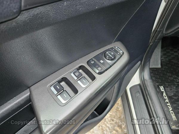 Balts Kia Sportage 2020 Tallina, ar dzinēja tilpumu 1.60 L un nobraukumu 193 tūkst. km par 10300 €, foto 11 vietnē AUTOMOTO.COM.LV