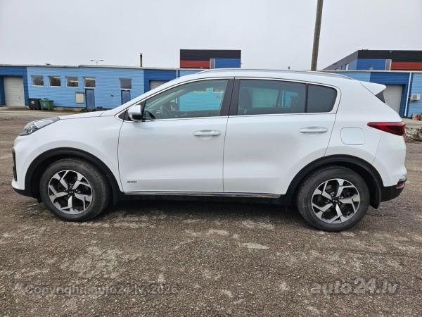 White Kia Sportage 2020 in Tallinn, with an engine capacity of 1.60 L and mileage of 156 thousand km for 15400 €, photo 7 on AUTOMOTO.COM.LV