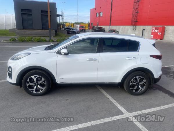White Kia Sportage 2020 in Tallinn, with an engine capacity of 1.60 L and mileage of 81 thousand km for 17700 €, photo 3 on AUTOMOTO.COM.LV