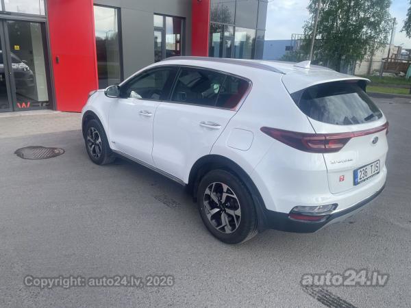 White Kia Sportage 2020 in Tallinn, with an engine capacity of 1.60 L and mileage of 81 thousand km for 17700 €, photo 4 on AUTOMOTO.COM.LV