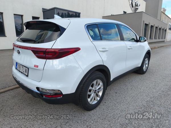 White Kia Sportage 2020 in Tallinn, with an engine capacity of 1.60 L and mileage of 140 thousand km for 12790 €, photo 2 on AUTOMOTO.COM.LV