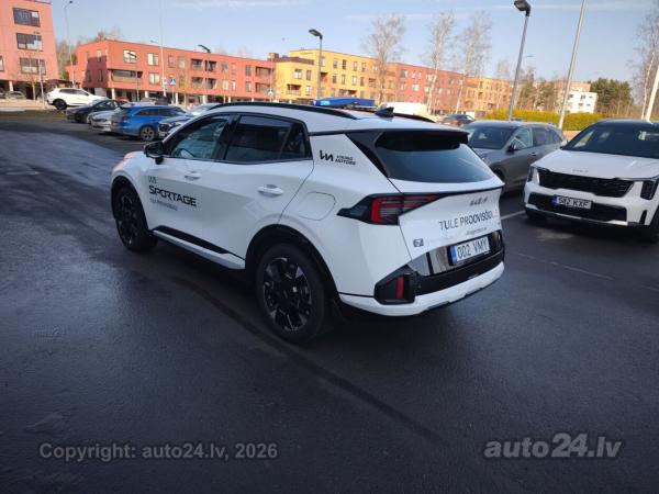 Balts Kia Sportage 2026 Tallina, ar dzinēja tilpumu 1.60 L un nobraukumu 4 tūkst. km par 44880 €, foto 4 vietnē AUTOMOTO.COM.LV