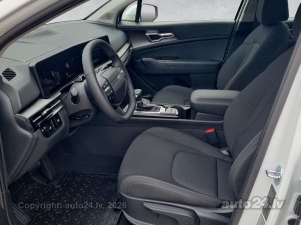 White Kia Sportage 2026 in Johvi, with an engine capacity of 1.60 L and mileage of 10 thousand km for 29980 €, photo 5 on AUTOMOTO.COM.LV