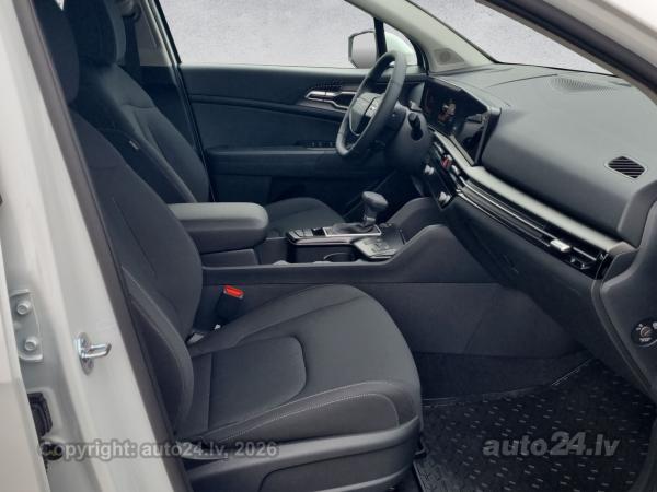 White Kia Sportage 2026 in Johvi, with an engine capacity of 1.60 L and mileage of 10 thousand km for 29980 €, photo 8 on AUTOMOTO.COM.LV