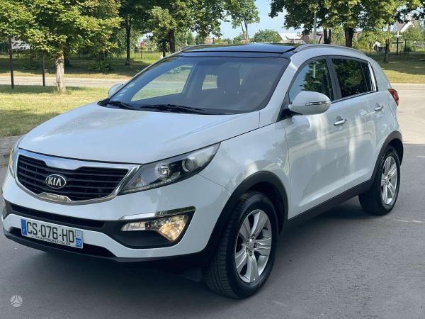 Белый Киа Sportage 2013 в Таураге, объемом двигателя 2.00 л и пробегом 250 тыс. км за 5700 €, фото 1 на AUTOMOTO.COM.LV