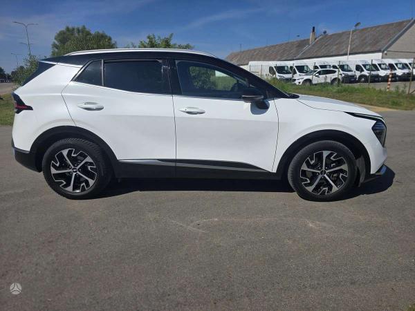 Белый Киа Sportage 2022 в Таураге, объемом двигателя 1.60 л и пробегом 100 тыс. км за 19200 €, фото 2 на AUTOMOTO.COM.LV