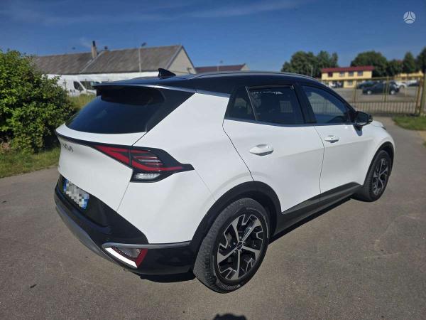 Белый Киа Sportage 2022 в Таураге, объемом двигателя 1.60 л и пробегом 100 тыс. км за 19200 €, фото 3 на AUTOMOTO.COM.LV