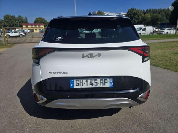 Белый Киа Sportage 2022 в Таураге, объемом двигателя 1.60 л и пробегом 100 тыс. км за 19200 €, фото 4 на AUTOMOTO.COM.LV