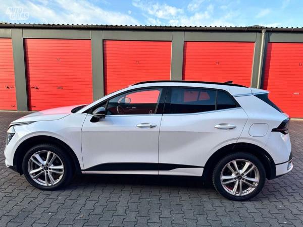 White Kia Sportage 2022 in Kaunas, with an engine capacity of 1.60 L and mileage of 88 thousand km for 32695 €, photo 3 on AUTOMOTO.COM.LV