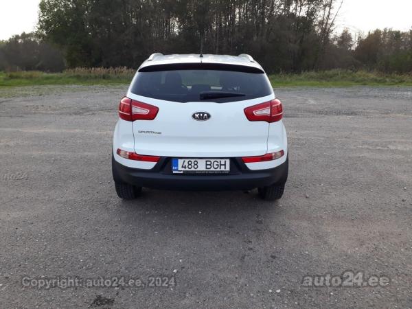 Balts Kia Sportage 2012 Tallina, ar dzinēja tilpumu 2.00 L un nobraukumu 116 tūkst. km par 8200 €, foto 4 vietnē AUTOMOTO.COM.LV
