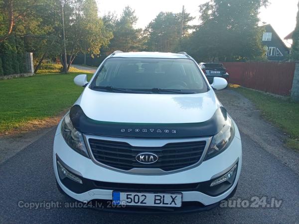 White Kia Sportage 2012 in Saue, with an engine capacity of 1.70 L and mileage of 275 thousand km for 4990 €, photo 8 on AUTOMOTO.COM.LV