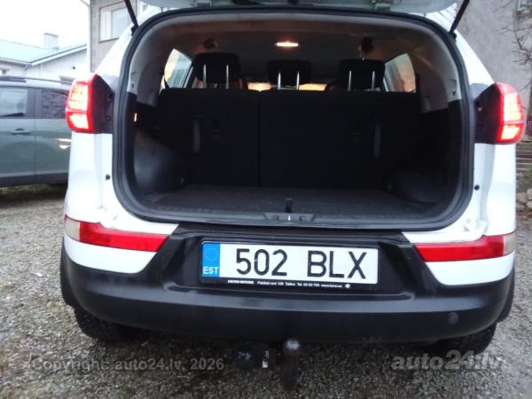 White Kia Sportage 2012 in Saue, with an engine capacity of 1.70 L and mileage of 275 thousand km for 4990 €, photo 10 on AUTOMOTO.COM.LV