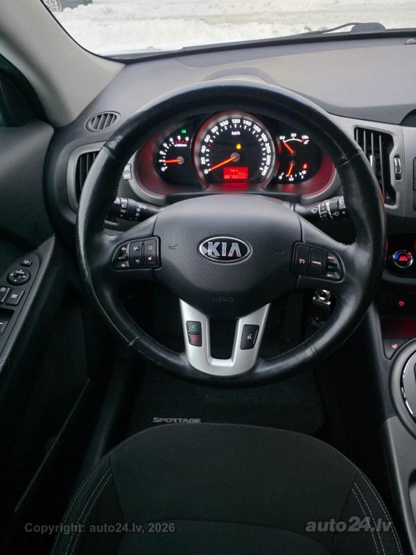 Balts Kia Sportage 2014 Tallina, ar dzinēja tilpumu 1.70 L un nobraukumu 145 tūkst. km par 8500 €, foto 7 vietnē AUTOMOTO.COM.LV