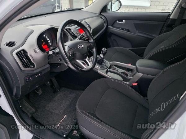 Balts Kia Sportage 2014 Tallina, ar dzinēja tilpumu 1.70 L un nobraukumu 145 tūkst. km par 8500 €, foto 8 vietnē AUTOMOTO.COM.LV