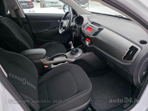 Balts Kia Sportage 2014 Tallina, ar dzinēja tilpumu 1.70 L un nobraukumu 145 tūkst. km par 8500 €, foto 10 vietnē AUTOMOTO.COM.LV
