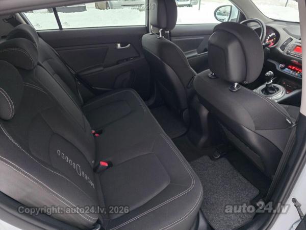 Белый Киа Sportage 2014 в Таллин, объемом двигателя 1.70 л и пробегом 145 тыс. км за 8500 €, фото 11 на AUTOMOTO.COM.LV