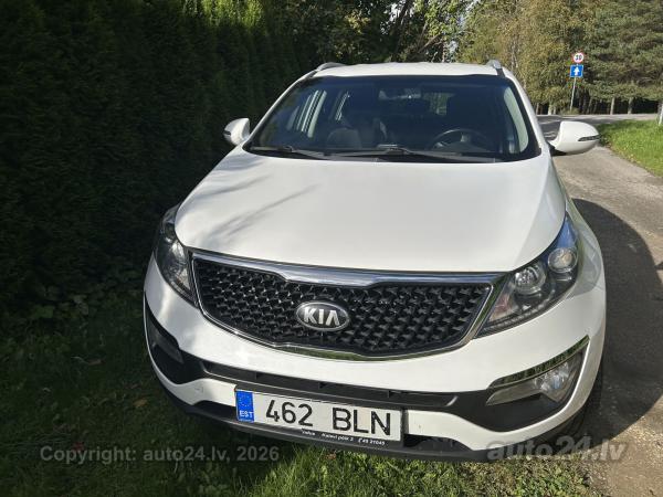 White Kia Sportage 2014 in Turi, with an engine capacity of 2.00 L and mileage of 145 thousand km for 8800 €, photo 3 on AUTOMOTO.COM.LV