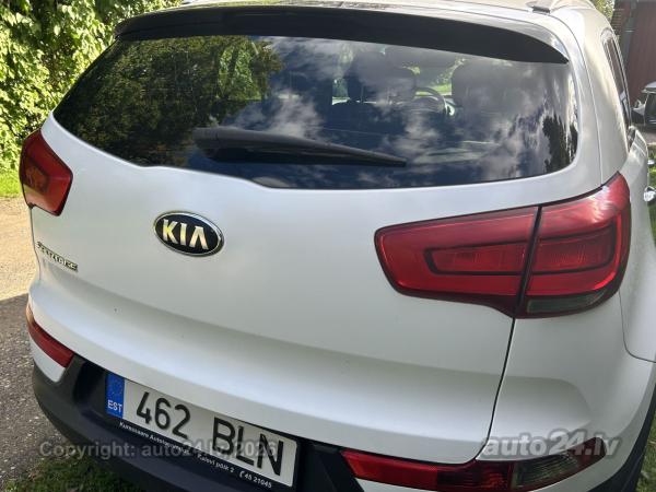White Kia Sportage 2014 in Turi, with an engine capacity of 2.00 L and mileage of 145 thousand km for 8800 €, photo 10 on AUTOMOTO.COM.LV